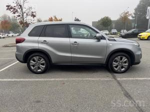 Pelēks Suzuki Vitara 2024 Rīga, ar dzinēja tilpumu 1.40 L un nobraukumu 23 tūkst. km par 20800 €, foto 5 vietnē AUTOMOTO.COM.LV