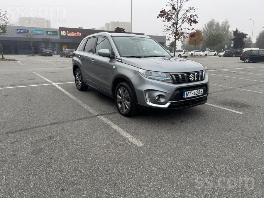 Pelēks Suzuki Vitara 2024 Rīga, ar dzinēja tilpumu 1.40 L un nobraukumu 23 tūkst. km par 20800 €, foto 6 vietnē AUTOMOTO.COM.LV