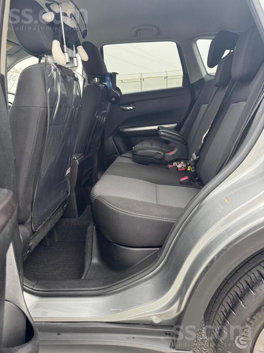 Pelēks Suzuki Vitara 2024 Rīga, ar dzinēja tilpumu 1.40 L un nobraukumu 23 tūkst. km par 20800 €, foto 12 vietnē AUTOMOTO.COM.LV