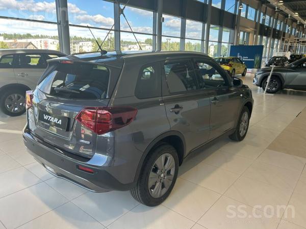 Pelēks Suzuki Vitara 2025 Rīga, ar dzinēja tilpumu 1.40 L un nobraukumu 10 tūkst. km par 26939 €, foto 8 vietnē AUTOMOTO.COM.LV
