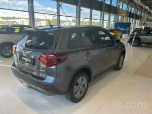 Pelēks Suzuki Vitara 2025 Rīga, ar dzinēja tilpumu 1.40 L un nobraukumu 10 tūkst. km par 26939 €, foto 8 vietnē AUTOMOTO.COM.LV