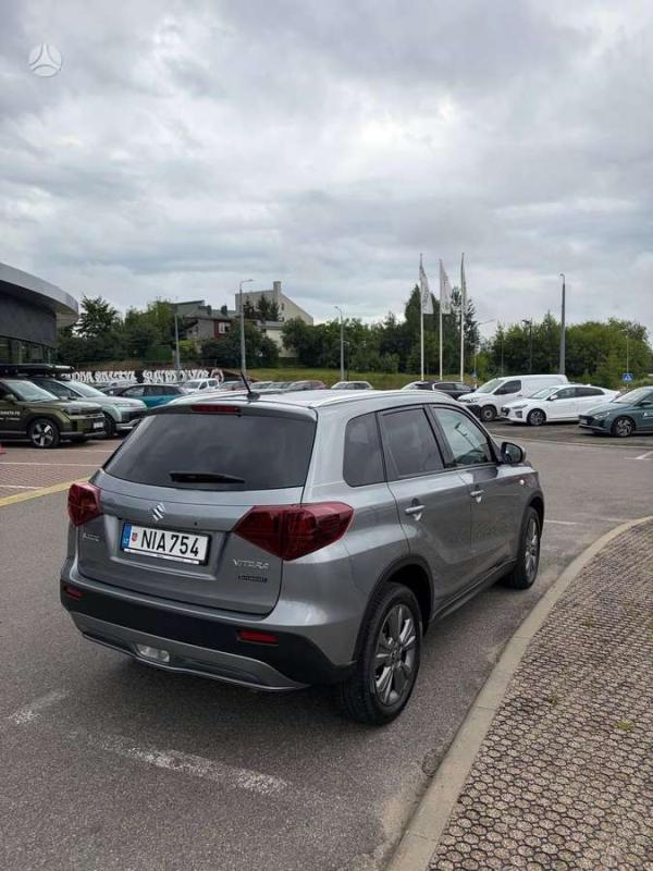 Grey Suzuki Vitara 2025 in Vilnius, with an engine capacity of 1.46 L and mileage of 15 thousand km for 22200 €, photo 2 on AUTOMOTO.COM.LV