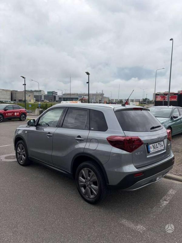 Grey Suzuki Vitara 2025 in Vilnius, with an engine capacity of 1.46 L and mileage of 15 thousand km for 22200 €, photo 7 on AUTOMOTO.COM.LV