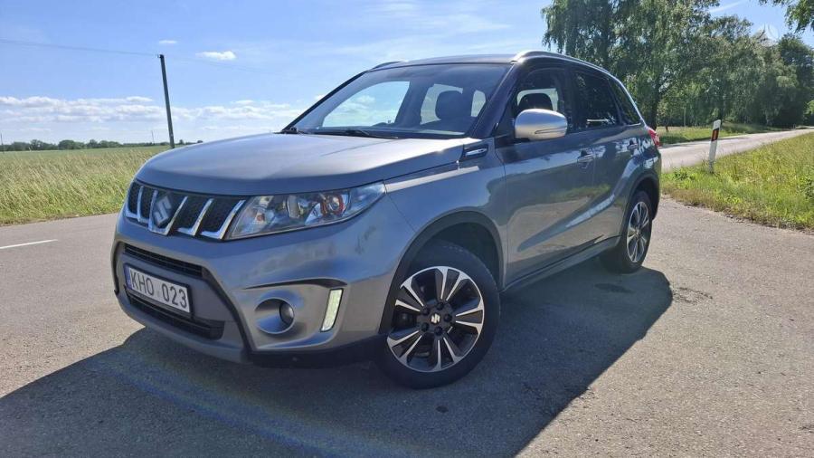 Grey Suzuki Vitara 2018 in Radviliskis, with an engine capacity of 1.37 L and mileage of 189 thousand km for 8500 €, photo 1 on AUTOMOTO.COM.LV
