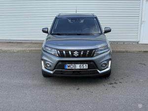 Grey Suzuki Vitara 2021 in Vilnius, with an engine capacity of 1.37 L and mileage of 165 thousand km for 11950 €, photo 3 on AUTOMOTO.COM.LV