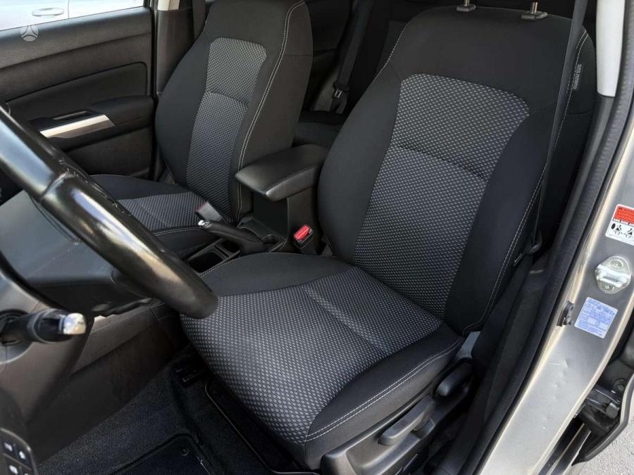 Grey Suzuki Vitara 2021 in Vilnius, with an engine capacity of 1.37 L and mileage of 165 thousand km for 11950 €, photo 8 on AUTOMOTO.COM.LV