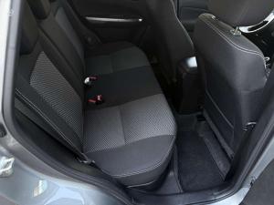Grey Suzuki Vitara 2021 in Vilnius, with an engine capacity of 1.37 L and mileage of 165 thousand km for 11950 €, photo 11 on AUTOMOTO.COM.LV
