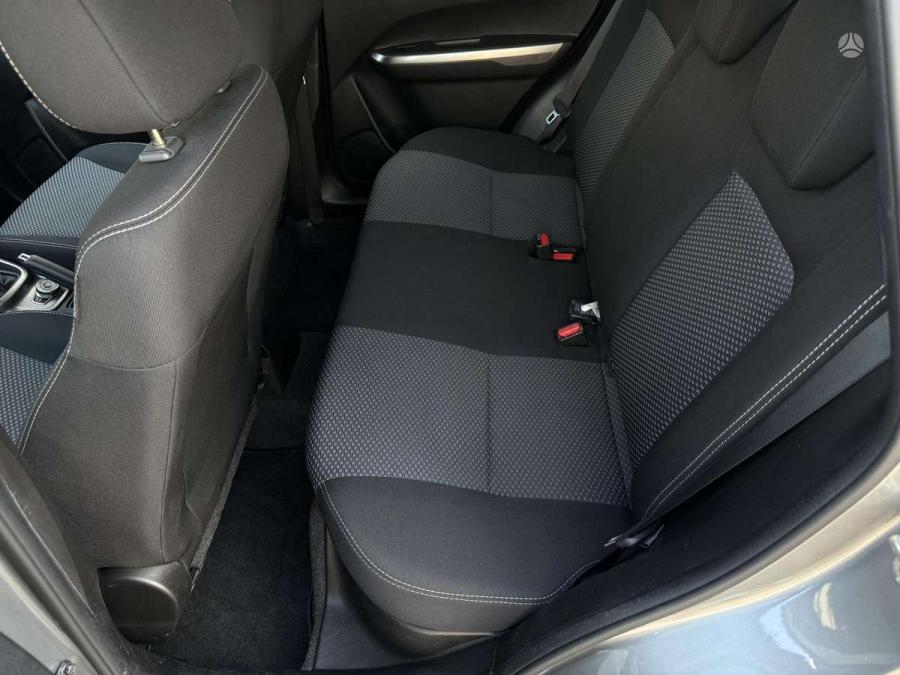 Grey Suzuki Vitara 2021 in Vilnius, with an engine capacity of 1.37 L and mileage of 165 thousand km for 11950 €, photo 12 on AUTOMOTO.COM.LV