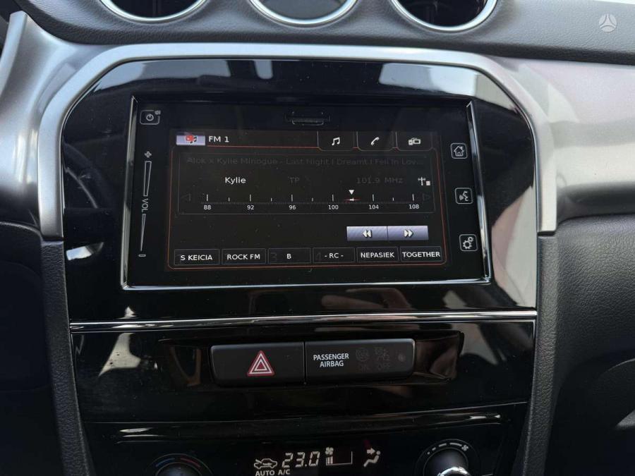 Grey Suzuki Vitara 2021 in Vilnius, with an engine capacity of 1.37 L and mileage of 165 thousand km for 11950 €, photo 18 on AUTOMOTO.COM.LV