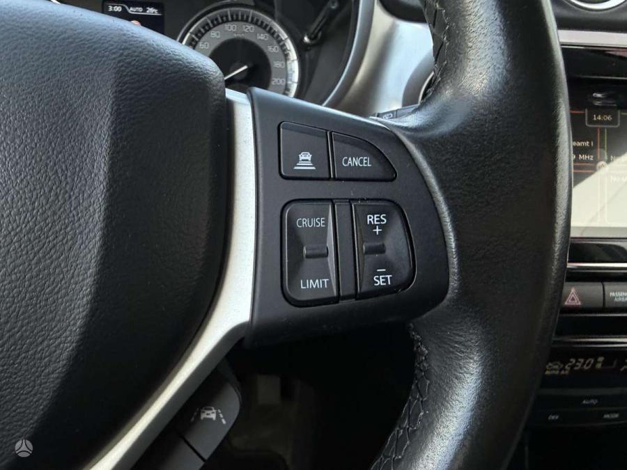 Grey Suzuki Vitara 2021 in Vilnius, with an engine capacity of 1.37 L and mileage of 165 thousand km for 11950 €, photo 22 on AUTOMOTO.COM.LV