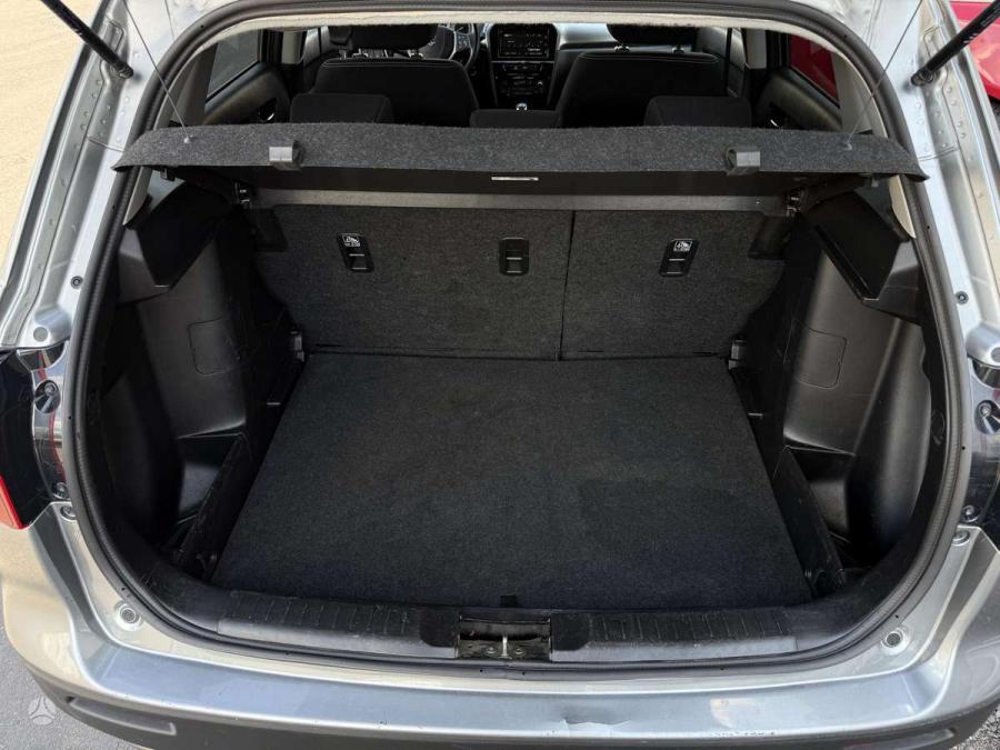 Grey Suzuki Vitara 2021 in Vilnius, with an engine capacity of 1.37 L and mileage of 165 thousand km for 11950 €, photo 25 on AUTOMOTO.COM.LV