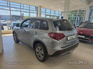Pelēks Suzuki Vitara 2025 Pērnava, ar dzinēja tilpumu 1.50 L un nobraukumu 57 tūkst. km par 27173 €, foto 7 vietnē AUTOMOTO.COM.LV