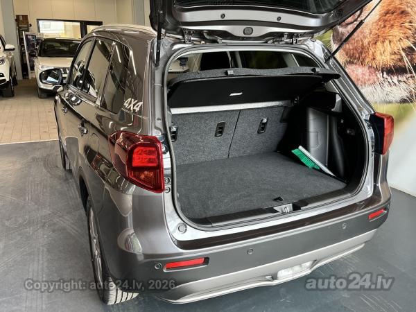 Pelēks Suzuki Vitara 2025 Tallina, ar dzinēja tilpumu 1.40 L un nobraukumu 8 tūkst. km par 25900 €, foto 4 vietnē AUTOMOTO.COM.LV