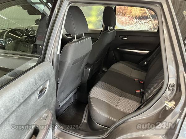 Pelēks Suzuki Vitara 2025 Tallina, ar dzinēja tilpumu 1.40 L un nobraukumu 8 tūkst. km par 25900 €, foto 6 vietnē AUTOMOTO.COM.LV