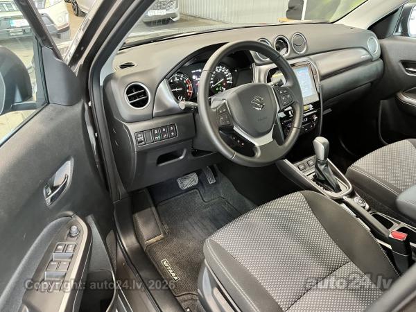 Pelēks Suzuki Vitara 2025 Tallina, ar dzinēja tilpumu 1.40 L un nobraukumu 8 tūkst. km par 25900 €, foto 7 vietnē AUTOMOTO.COM.LV