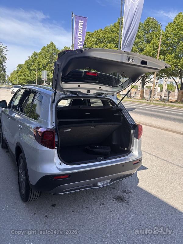 Grey Suzuki Vitara 2026 in Tartu, with an engine capacity of 1.40 L and mileage of 15 thousand km for 26889 €, photo 9 on AUTOMOTO.COM.LV
