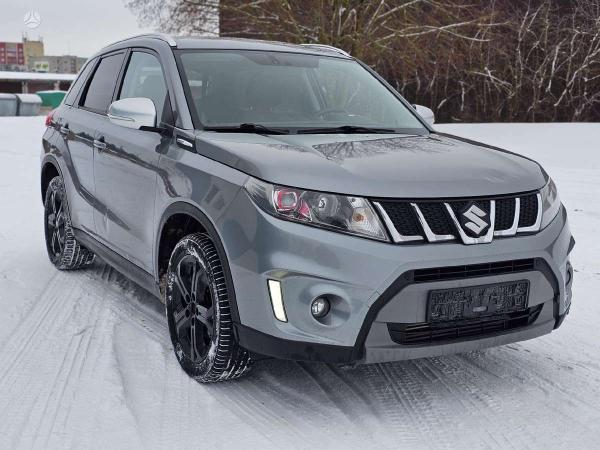 Pelēks Suzuki Vitara 2018 Rokiškis, ar dzinēja tilpumu 1.37 L un nobraukumu 255 tūkst. km par 6850 €, foto 3 vietnē AUTOMOTO.COM.LV