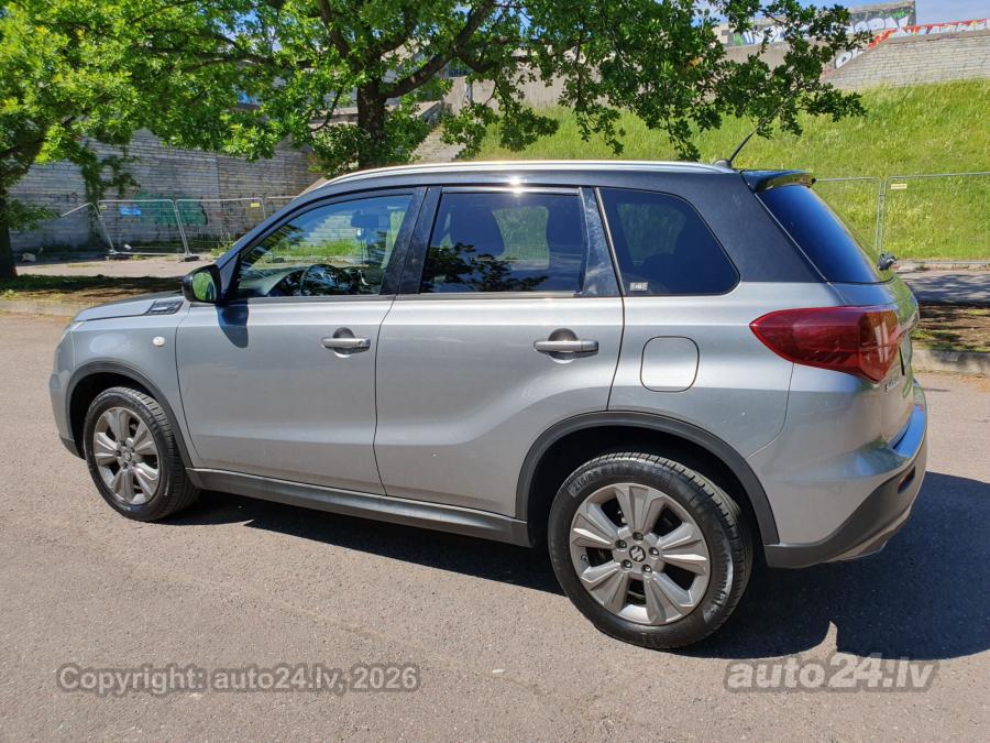 Pelēks Suzuki Vitara 2020 Mardu, ar dzinēja tilpumu 1.40 L un nobraukumu 54 tūkst. km par 15500 €, foto 1 vietnē AUTOMOTO.COM.LV