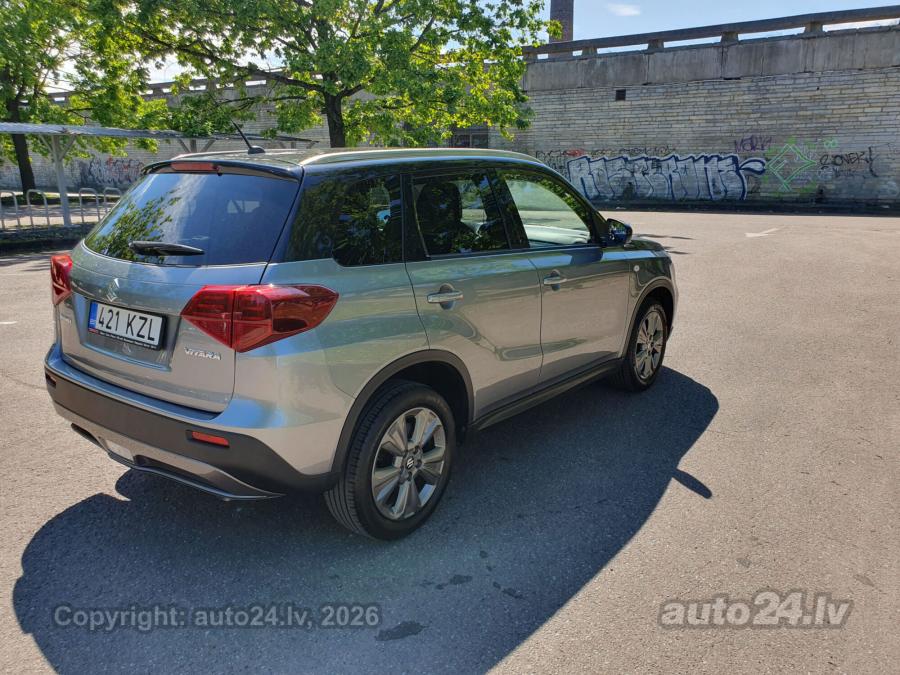 Pelēks Suzuki Vitara 2020 Mardu, ar dzinēja tilpumu 1.40 L un nobraukumu 54 tūkst. km par 15500 €, foto 3 vietnē AUTOMOTO.COM.LV