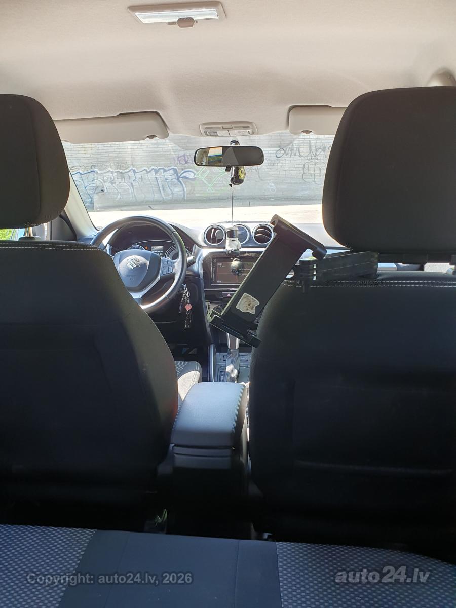 Pelēks Suzuki Vitara 2020 Mardu, ar dzinēja tilpumu 1.40 L un nobraukumu 54 tūkst. km par 15500 €, foto 5 vietnē AUTOMOTO.COM.LV