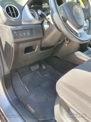 Pelēks Suzuki Vitara 2020 Mardu, ar dzinēja tilpumu 1.40 L un nobraukumu 54 tūkst. km par 15500 €, foto 9 vietnē AUTOMOTO.COM.LV