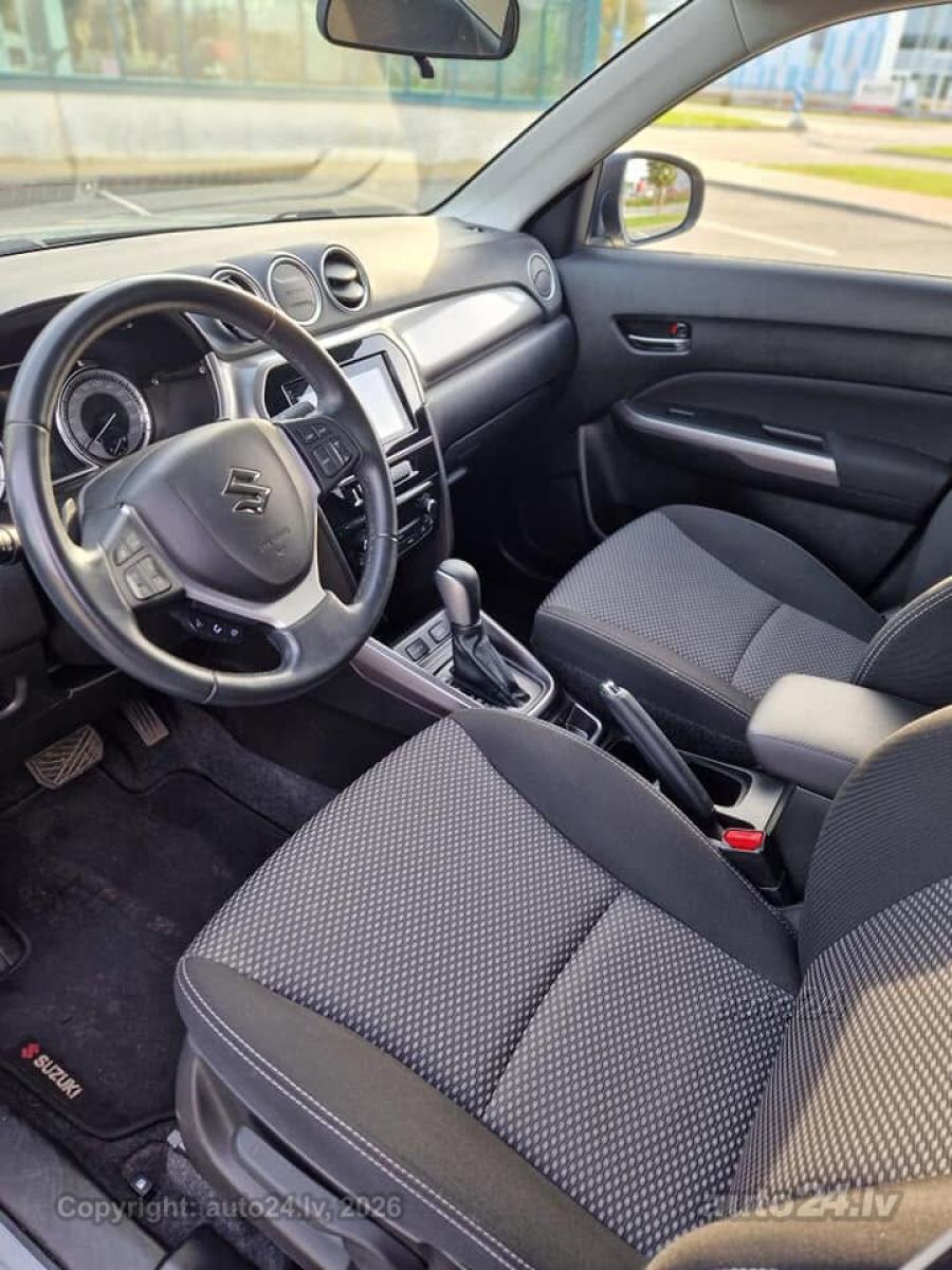 Pelēks Suzuki Vitara 2020 Mardu, ar dzinēja tilpumu 1.40 L un nobraukumu 54 tūkst. km par 15500 €, foto 18 vietnē AUTOMOTO.COM.LV