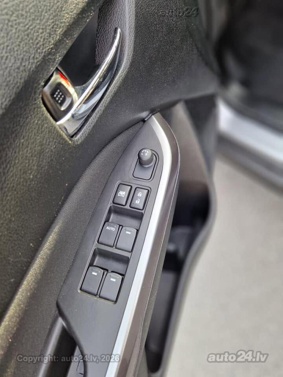 Pelēks Suzuki Vitara 2020 Mardu, ar dzinēja tilpumu 1.40 L un nobraukumu 54 tūkst. km par 15500 €, foto 21 vietnē AUTOMOTO.COM.LV