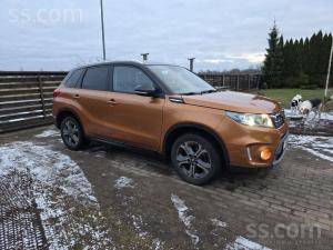 Orange Suzuki Vitara 2015 in Riga, with an engine capacity of 1.60 L and mileage of 179 thousand km for 8900 €, photo 7 on AUTOMOTO.COM.LV