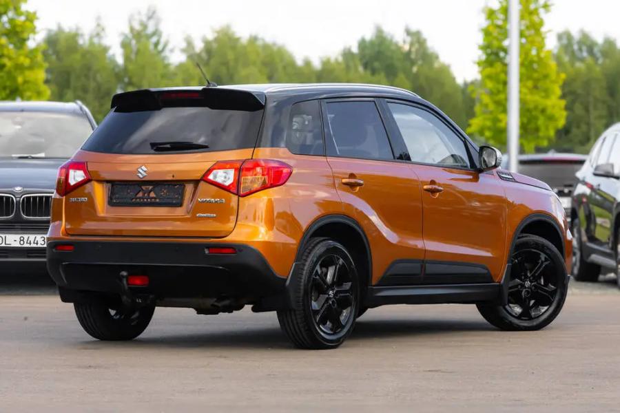 Orange Suzuki Vitara 2018 in Jelgava, with an engine capacity of 1.40 L and mileage of 0 thousand km for 9850 €, photo 5 on AUTOMOTO.COM.LV