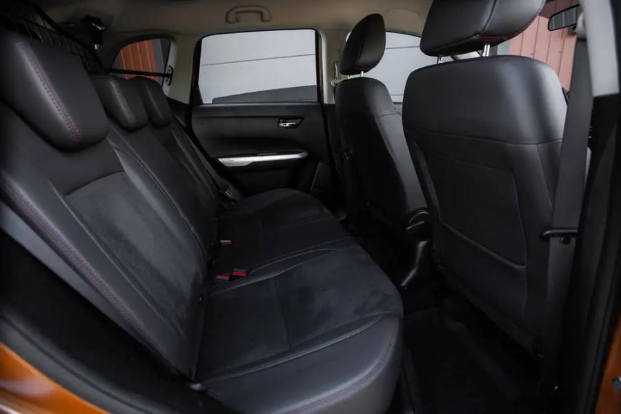 Orange Suzuki Vitara 2018 in Jelgava, with an engine capacity of 1.40 L and mileage of 0 thousand km for 9850 €, photo 10 on AUTOMOTO.COM.LV