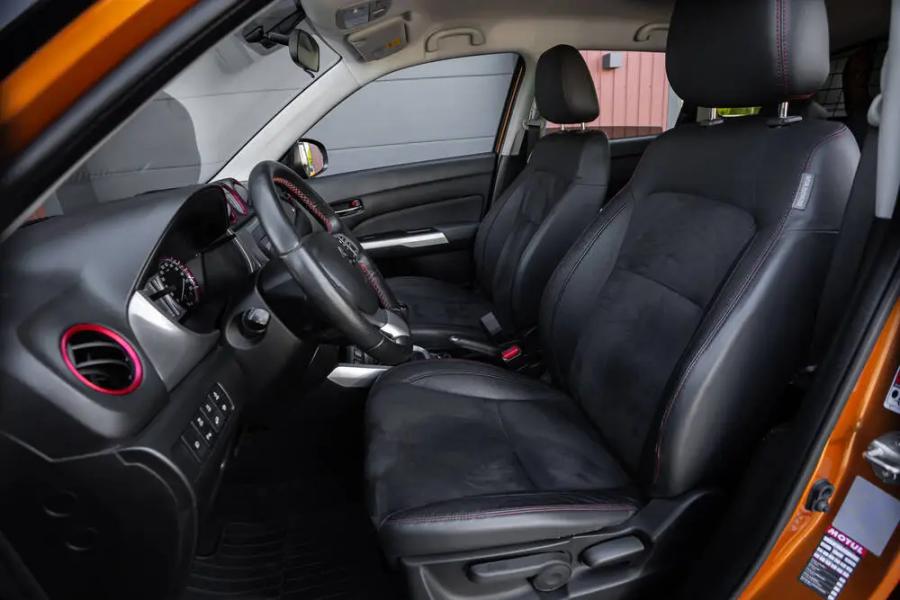 Orange Suzuki Vitara 2018 in Jelgava, with an engine capacity of 1.40 L and mileage of 0 thousand km for 9850 €, photo 15 on AUTOMOTO.COM.LV