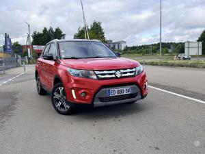 Red Suzuki Vitara 2016 in Panevezys, with an engine capacity of 1.60 L and mileage of 276 thousand km for 9990 €, photo 4 on AUTOMOTO.COM.LV