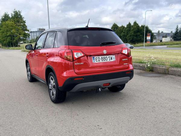 Red Suzuki Vitara 2016 in Panevezys, with an engine capacity of 1.60 L and mileage of 276 thousand km for 9990 €, photo 10 on AUTOMOTO.COM.LV