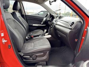 Red Suzuki Vitara 2016 in Panevezys, with an engine capacity of 1.60 L and mileage of 276 thousand km for 9990 €, photo 15 on AUTOMOTO.COM.LV