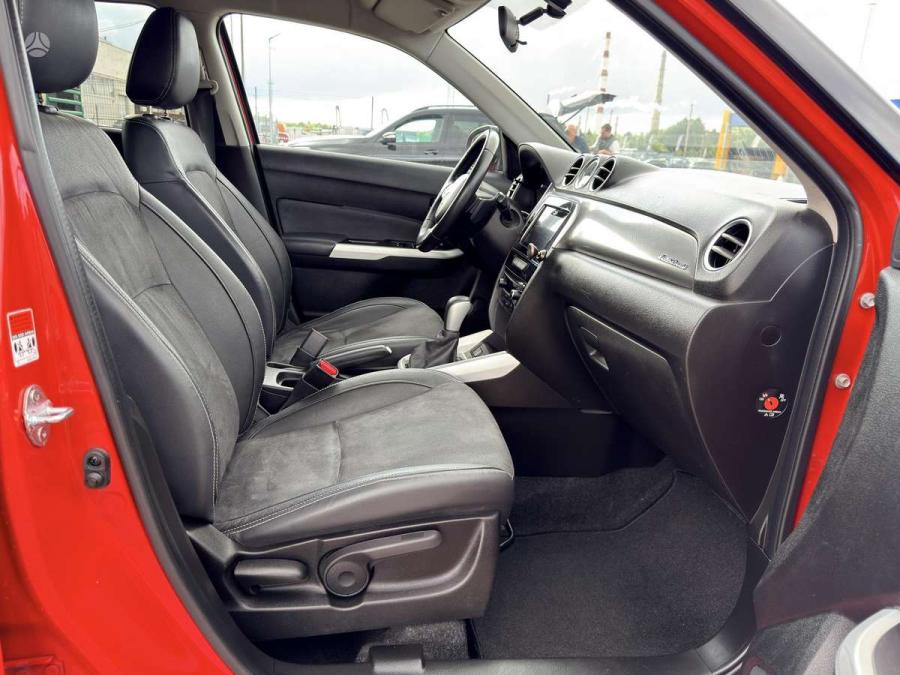 Red Suzuki Vitara 2016 in Panevezys, with an engine capacity of 1.60 L and mileage of 276 thousand km for 9990 €, photo 15 on AUTOMOTO.COM.LV