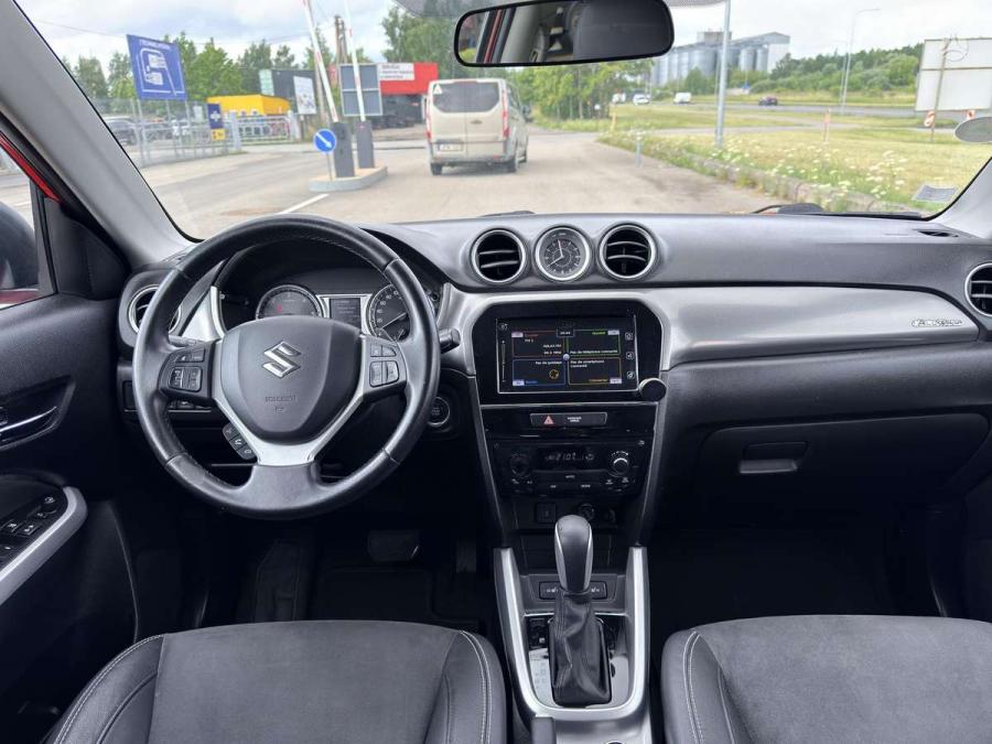 Red Suzuki Vitara 2016 in Panevezys, with an engine capacity of 1.60 L and mileage of 276 thousand km for 9990 €, photo 17 on AUTOMOTO.COM.LV