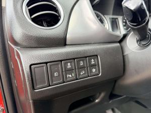 Red Suzuki Vitara 2016 in Panevezys, with an engine capacity of 1.60 L and mileage of 276 thousand km for 9990 €, photo 18 on AUTOMOTO.COM.LV
