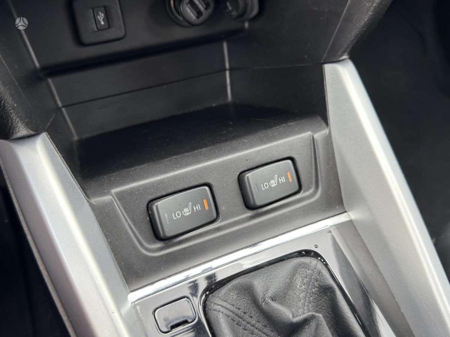 Red Suzuki Vitara 2016 in Panevezys, with an engine capacity of 1.60 L and mileage of 276 thousand km for 9990 €, photo 19 on AUTOMOTO.COM.LV