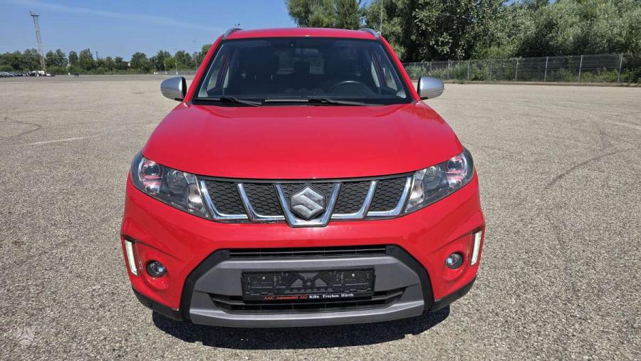 Red Suzuki Vitara 2016 in Marijampole, with an engine capacity of 1.37 L and mileage of 235 thousand km for 8950 €, photo 4 on AUTOMOTO.COM.LV