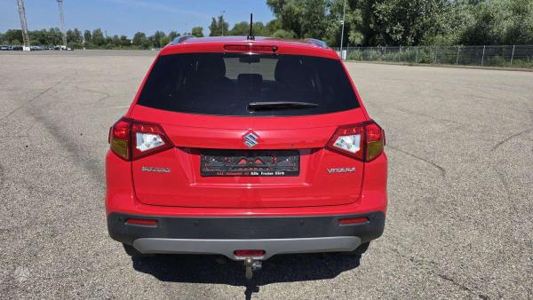 Red Suzuki Vitara 2016 in Marijampole, with an engine capacity of 1.37 L and mileage of 235 thousand km for 8950 €, photo 6 on AUTOMOTO.COM.LV