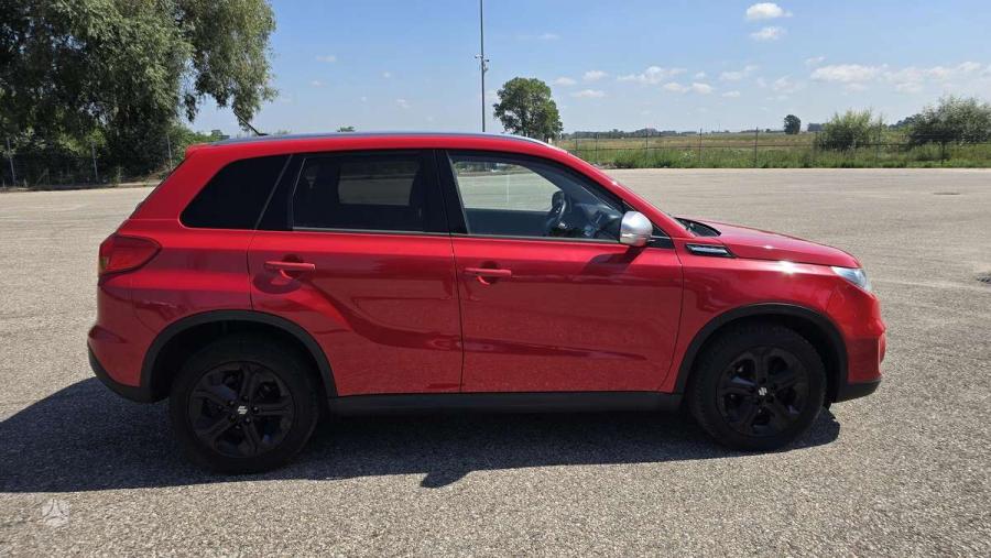 Red Suzuki Vitara 2016 in Marijampole, with an engine capacity of 1.37 L and mileage of 235 thousand km for 8950 €, photo 9 on AUTOMOTO.COM.LV