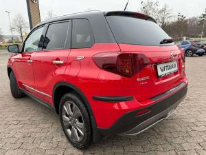 Red Suzuki Vitara 2023 in Kaunas, with an engine capacity of 1.40 L and mileage of 22 thousand km for 22390 €, photo 2 on AUTOMOTO.COM.LV
