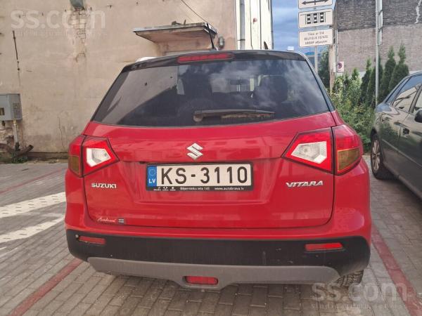 Red Suzuki Vitara 2017 in Riga, with an engine capacity of 1.60 L and mileage of 143 thousand km for 11000 €, photo 3 on AUTOMOTO.COM.LV