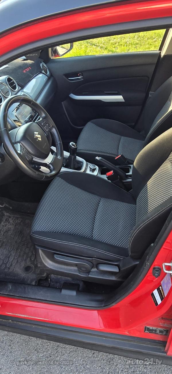Red Suzuki Vitara 2016 in Tallinn, with an engine capacity of 1.60 L and mileage of 231 thousand km for 9000 €, photo 9 on AUTOMOTO.COM.LV