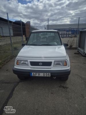 White Suzuki Vitara 2004 in Vilnius, with an engine capacity of 1.60 L and mileage of 141 thousand km for 532 €, photo 3 on AUTOMOTO.COM.LV