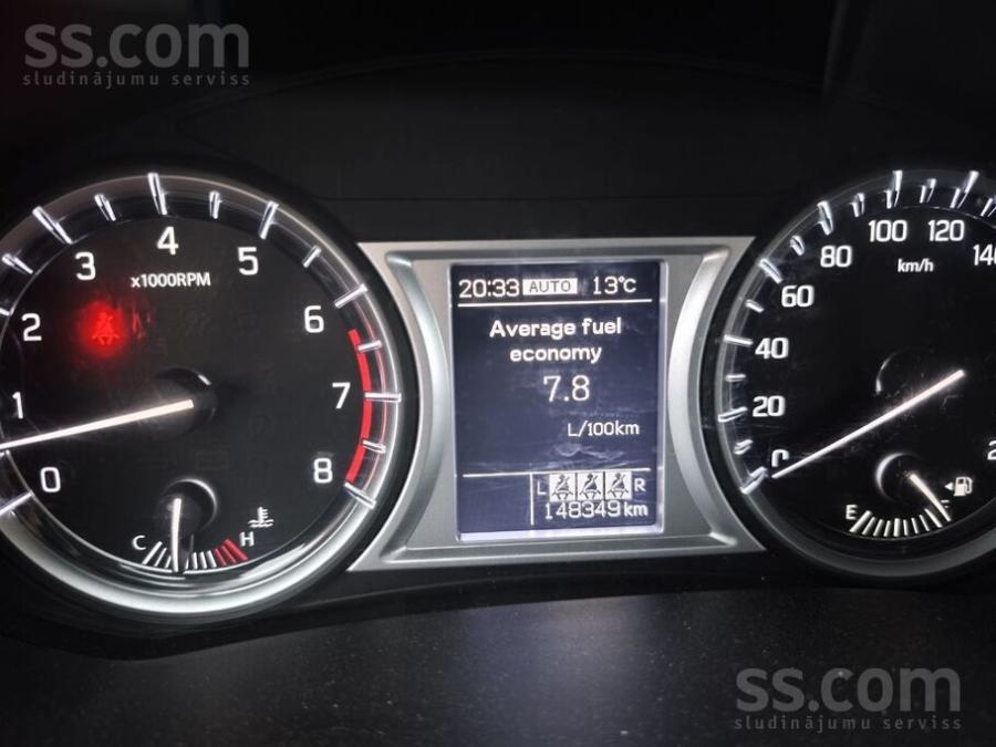 White Suzuki Vitara 2018 in Riga, with an engine capacity of 1.60 L and mileage of 149 thousand km for 10000 €, photo 7 on AUTOMOTO.COM.LV