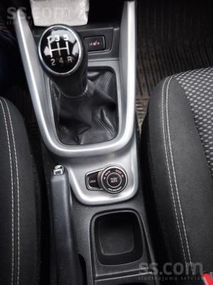 White Suzuki Vitara 2018 in Riga, with an engine capacity of 1.60 L and mileage of 149 thousand km for 10000 €, photo 10 on AUTOMOTO.COM.LV