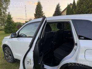 Balts Suzuki Vitara 2019 Rīga, ar dzinēja tilpumu 1.00 L un nobraukumu 160 tūkst. km par 9700 €, foto 8 vietnē AUTOMOTO.COM.LV