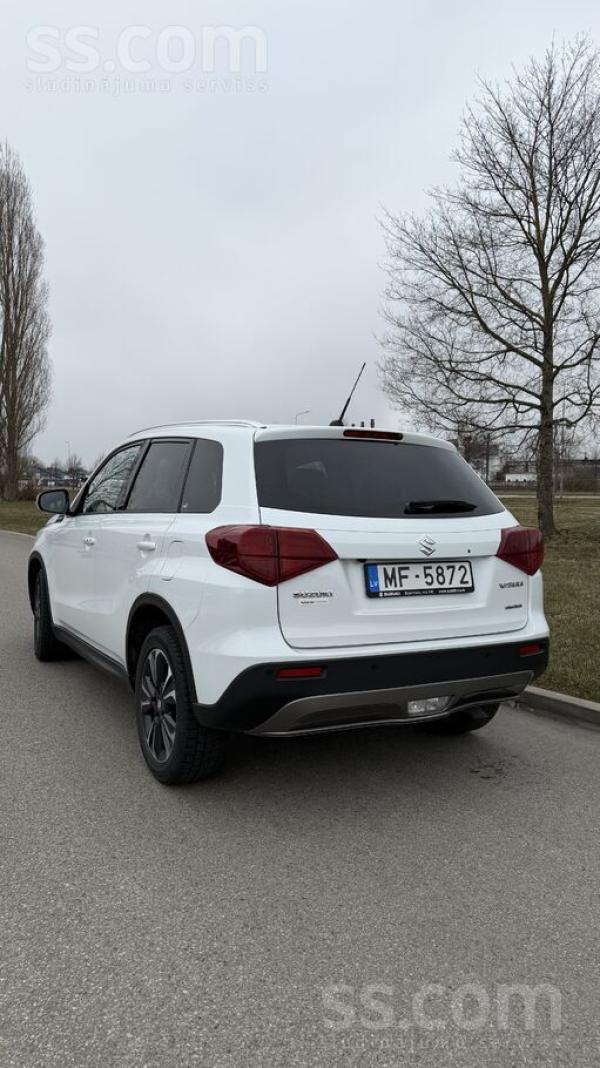 White Suzuki Vitara 2019 in Liepaja, with an engine capacity of 1.40 L and mileage of 64 thousand km for 16500 €, photo 2 on AUTOMOTO.COM.LV