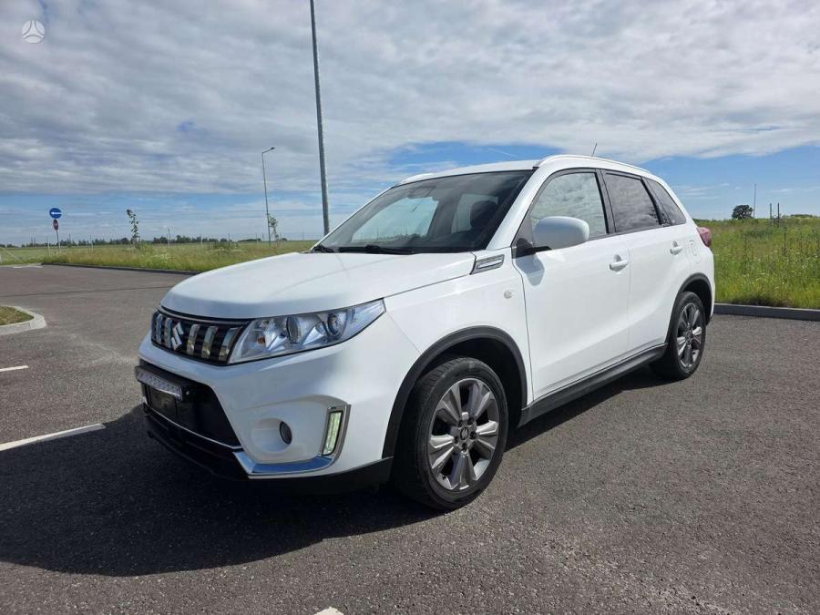 Balts Suzuki Vitara 2019 Marijampole, ar dzinēja tilpumu 1.37 L un nobraukumu 240 tūkst. km par 8490 €, foto 1 vietnē AUTOMOTO.COM.LV